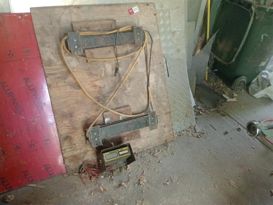 THUNDERBIRD STD2000 Cattle Scales Auction (0251-5059139) | Grays Australia