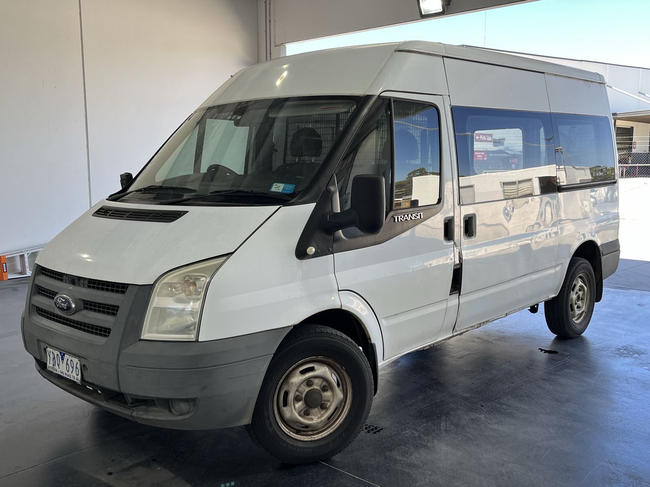 Ford Transit MWB RWD MID ROOF VM Turbo Diesel Manual Van Auction (0001 ...