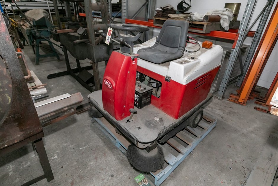 ASC Atom Ride Electric Floor Sweeper Auction (0046-5059215) | Grays ...