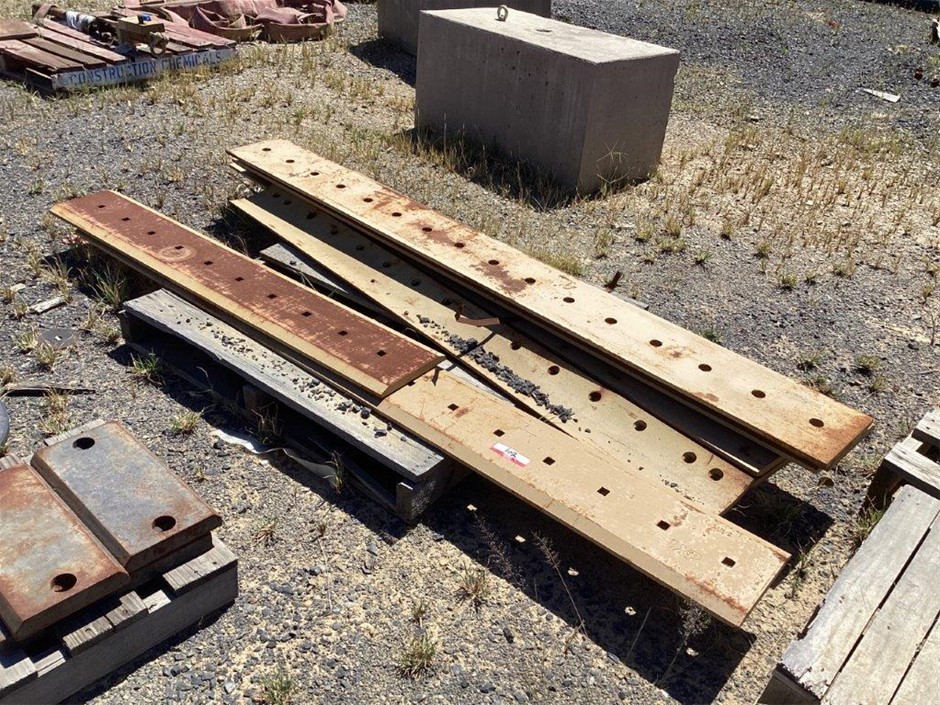 Various Excavator and Grader Cutting Edges Auction (0102-7056540 ...