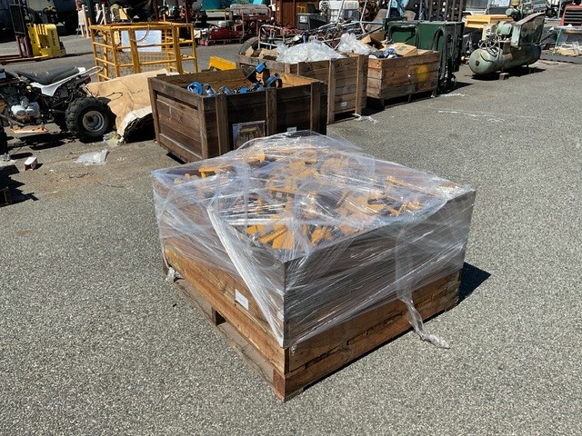 Pallet of Girder Clamps Auction (0008-9058210) | Grays Australia