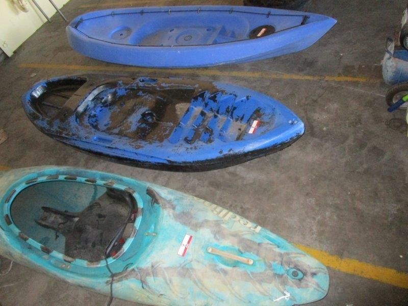 3x Kayaks, 1x Dagger Redline White Water Auction (0009-7056542) | Grays ...