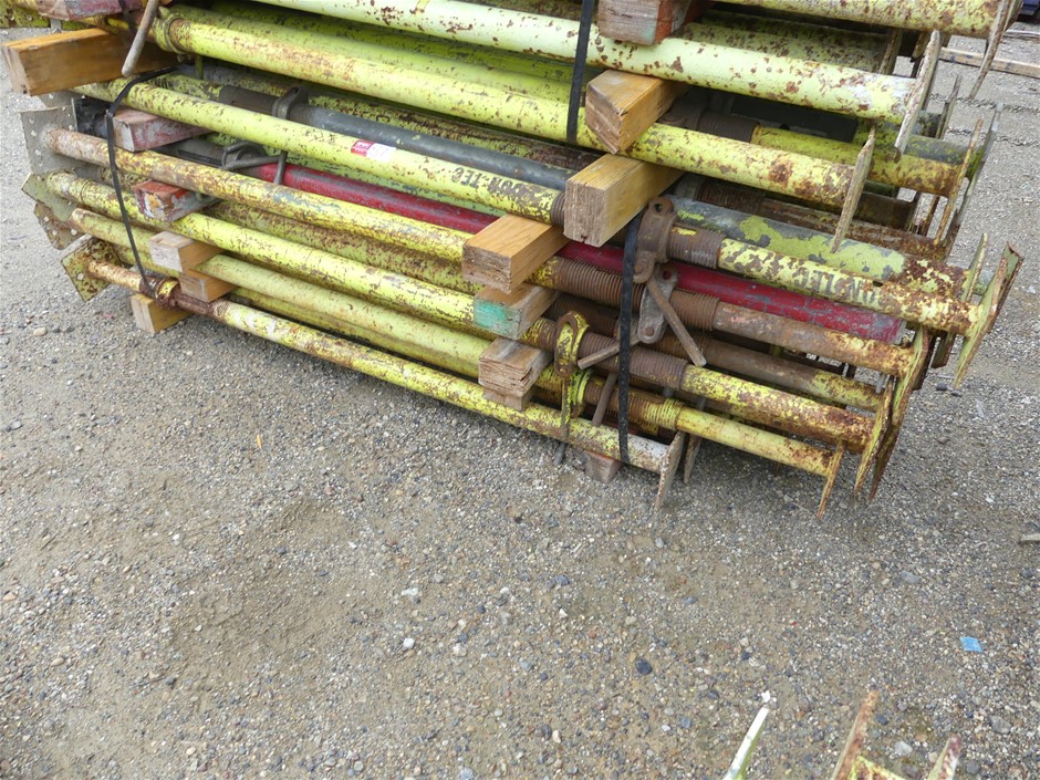 Steel Building Props (Qty 34 ) Auction (0087-5059247) | Grays Australia