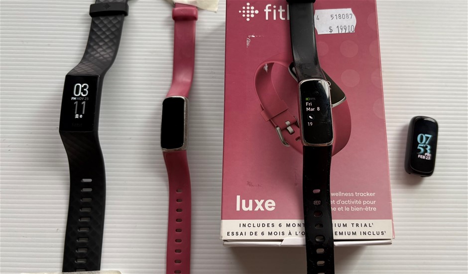 Fitbit Luxe, Charge 4, Inspire 3 Smart Watches (Lot of 4) Auction (0013 ...