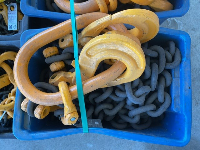 Crate of 2 Leg Lifting Chain Auction (0135-9058213) | Grays Australia