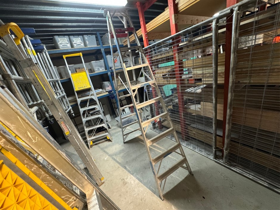 ULRICH Double-Sided Step Ladder Auction (0141-5059513) | Grays Australia