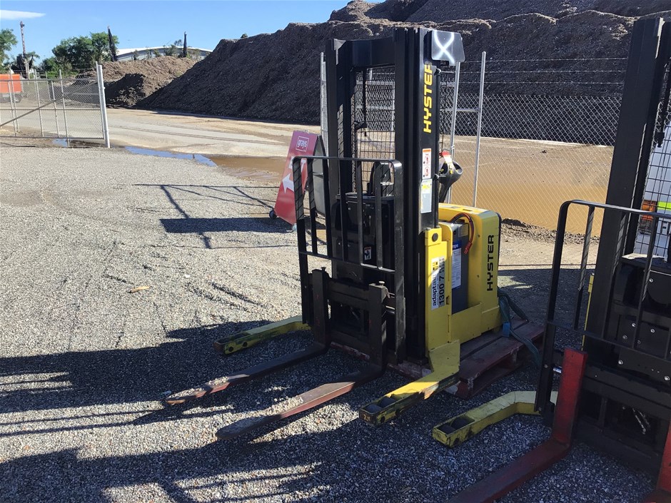 Hyster W30ZR Pallet Truck Auction (0009-7057132) | Grays Australia
