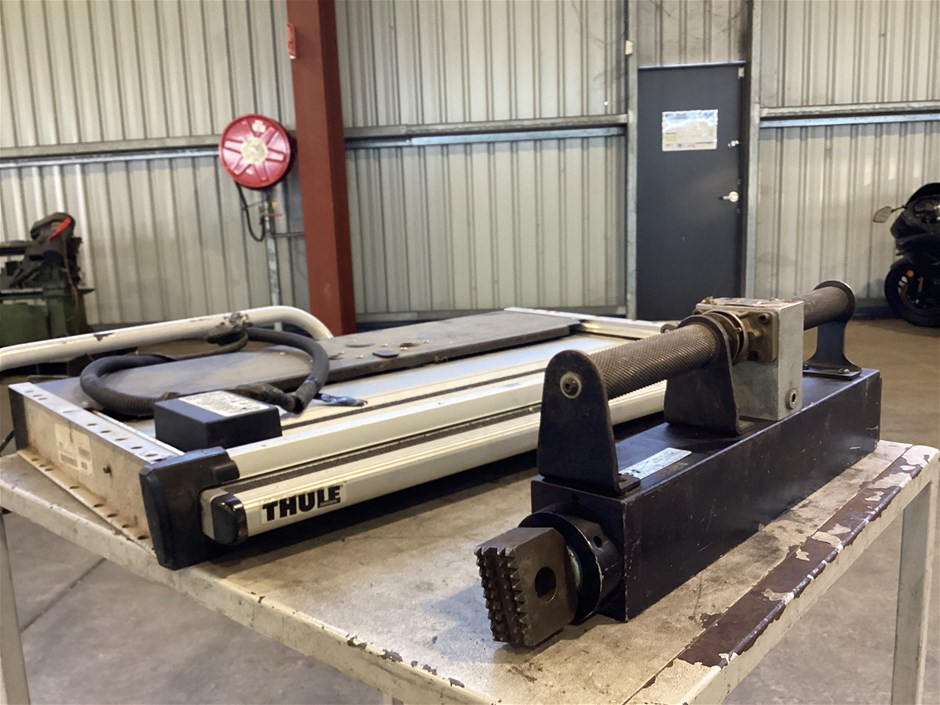 Hurst Hydraulic Spreader Bar, Thule Electric Step Auction (0027-8019990 ...