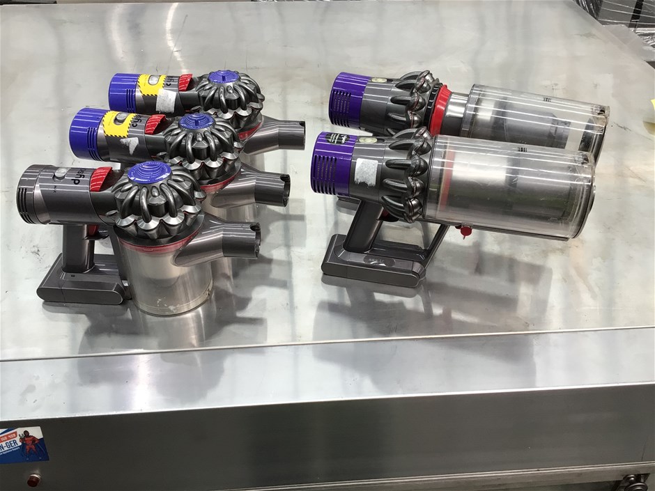 5 Assorted Faulty Dyson Vacuum Cleaners Auction (0017-5059729) | Grays ...