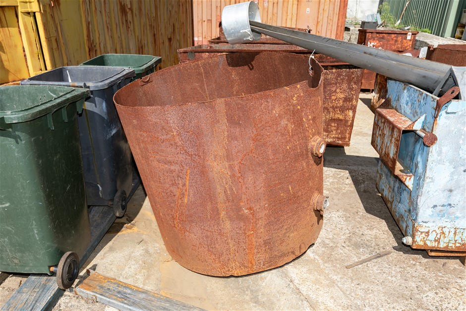 Round Open Top Scrap/Waste Bin with Contents Auction (0055-5059713 ...