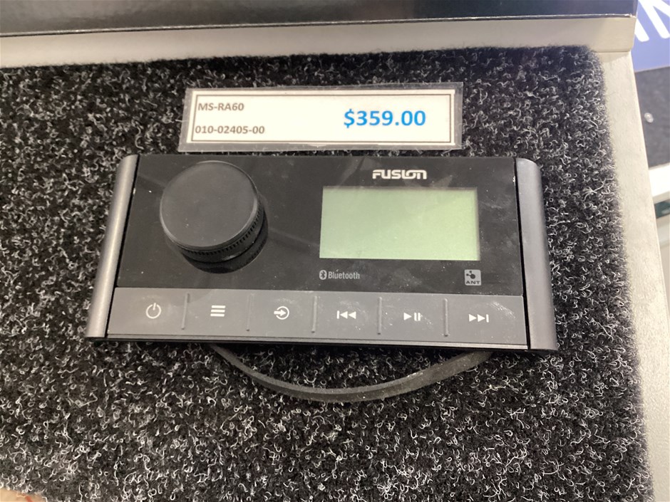 Fusion RA-60 Marine Audio System And Fusion Speakers Auction (0050 ...