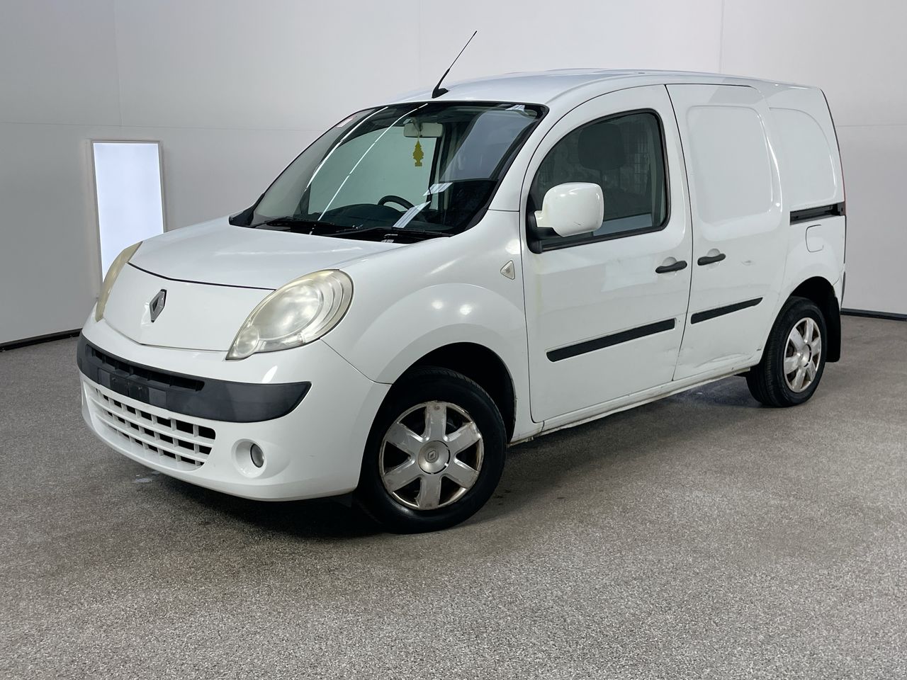 2011 Renault Kangoo 1.6 Automatic Van Auction (0001-21049090) | Grays ...