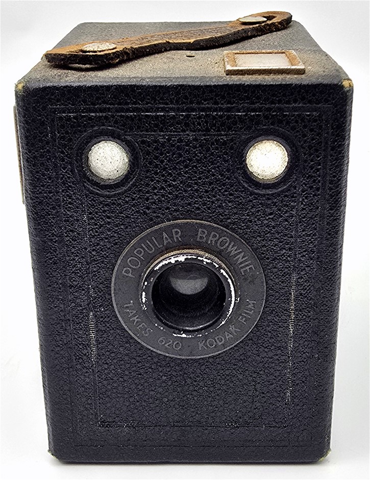 VINTAGE CIRCA 1960 BROWNIE BOX CAMERA Auction (0002-2567877) | Grays ...