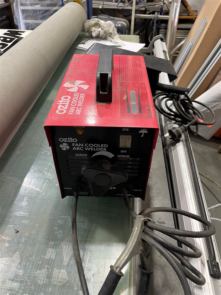 Welder Ozito Fan Cooled Arc Welder With Mask And Welding Rods Auction ...