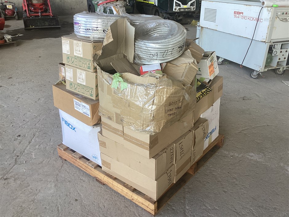 Electrical and Sundry items part Pallet Auction (0074-7057597) | Grays ...
