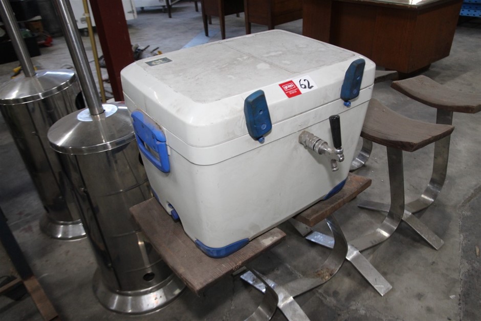Andale Beer Dispenser Equipment with Cooler Box Auction (0062-5059845 ...
