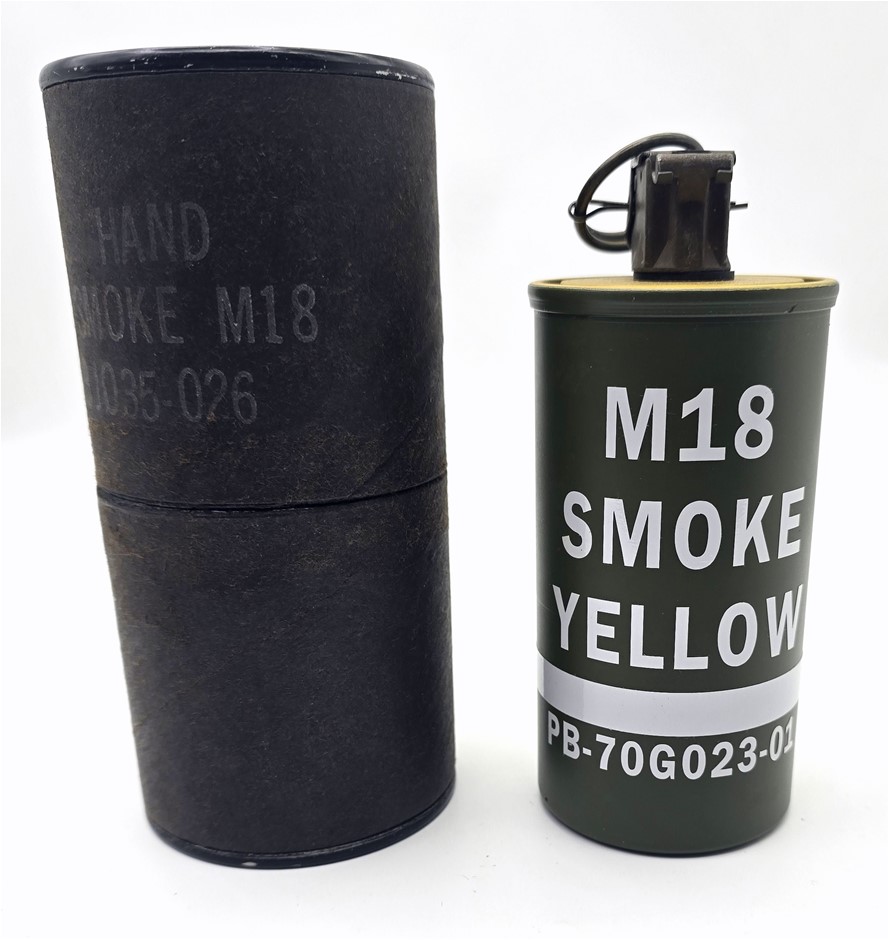 AN M18 SMOKE GRENADE WITH ORIGINAL CASE Auction (0002-2568819) | Grays ...