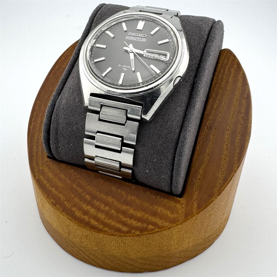 LUXURY SOLID WOOD WATCH DISPLAY STAND (WATCH NOT INCLUDED) Auction ...