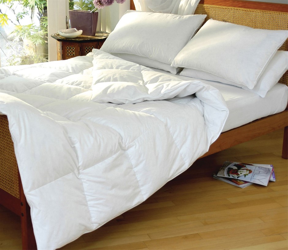 100% Duck Feather Quilt | All Seasons Doona Queen All Season Auction (0005-2569937) | Grays ...