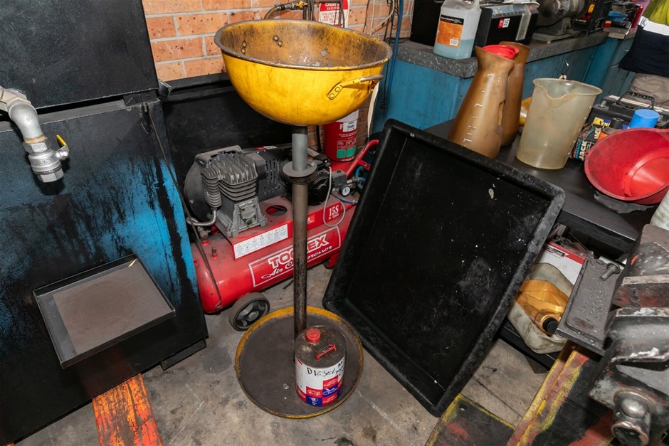 Under Hoist Waste Fluid Catch Stand with Floor Trays Auction (0052 ...