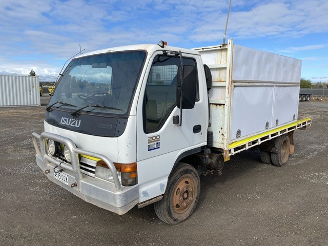 2002 Isuzu NPR 200 Medium 4 x 2 Service Truck Auction (0007-8020421 ...