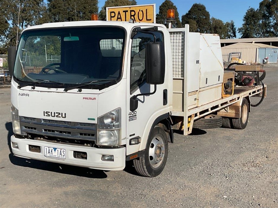 2014 Isuzu NPR 400 Long 4 x 2 Tray Body Truck Auction (0005-3033853) | Grays Australia