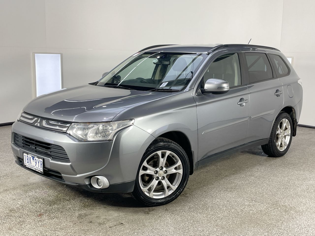 2013 Mitsubishi Outlander LS 4WD ZJ CVT 7 Seats Wagon Auction (0001 ...