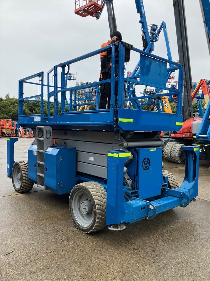 2014 Genie GS4390RT Scissor Lift - 43ft (13.0m) - Diesel Auction (0007 ...