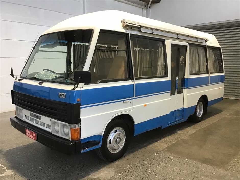 1992 Mazda T3500 HIGH ROOF Manual Bus Auction (0001-10911518) | Grays ...