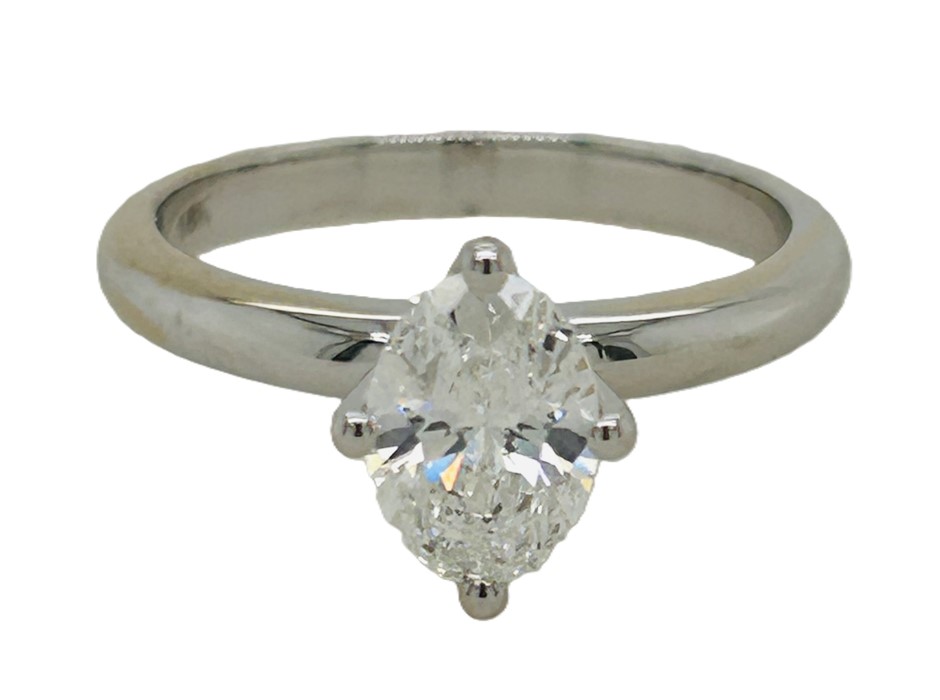 18ct White Gold 0.80ct Diamond Solitaire Ring, one oval cut laboratory ...