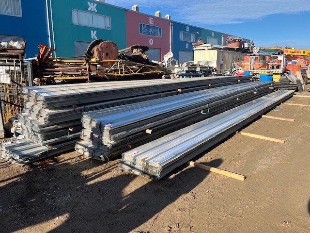 Metlock, Cliplock Zincalume Sheeting, Qty x 20 Sheets Auction (0065 ...