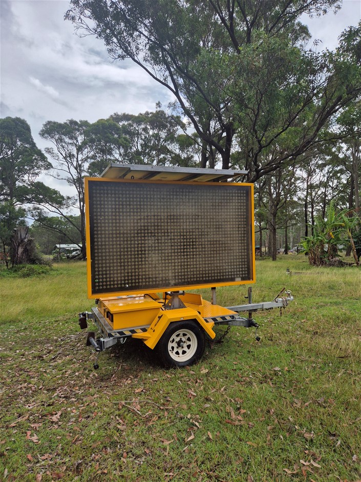 2017 Optraffic VMS Board Type C Auction (0046-5060286) | Grays Australia