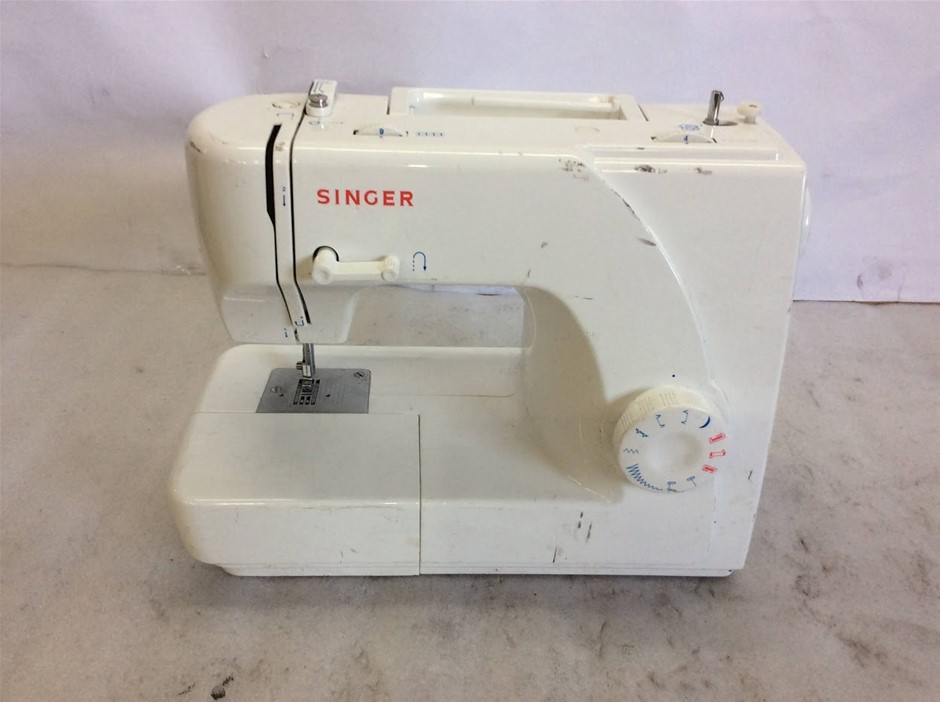 Singer 1507 Sewing Machine Auction (0014-2570247) | Grays Australia