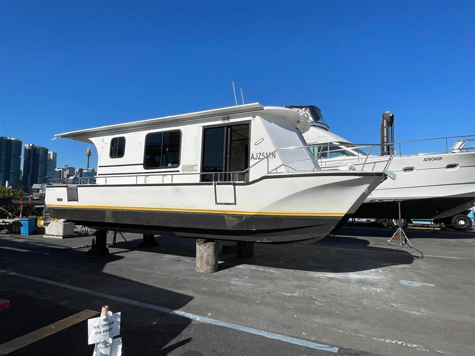 2006 Cougar Cat 9.9m Houseboat Conversion Auction (0001-10082529 ...