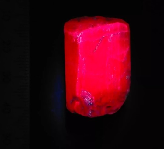 Uv Reactive Scapolite Short Wave Glowing Purple Crystal Mineral Auction ...