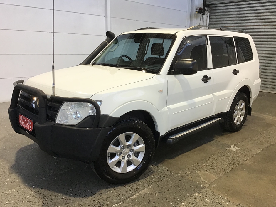 2013 Mitsubishi Pajero GLX LWB (4x4) NW Turbo Diesel Automatic Wagon ...