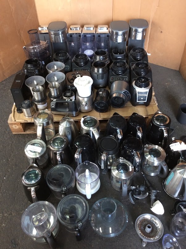 Mix Brand and Model Electric Kettle/Appliances and parts Auction (0001 ...