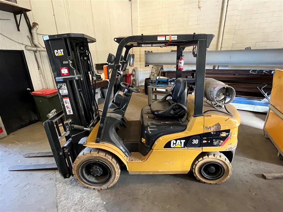 2013 Caterpillar GP30NT 4 Wheel Counterbalance Forklift Auction (0004 ...