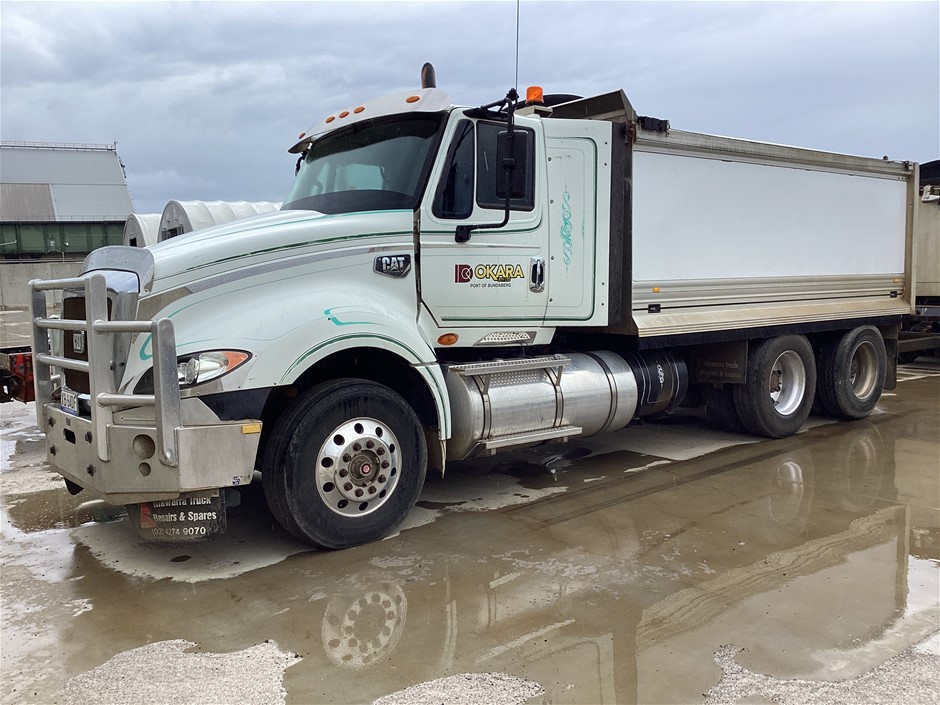 2010 Caterpillar CT700-15L Series 6 x 4 Tipper Truck Auction (0006 ...