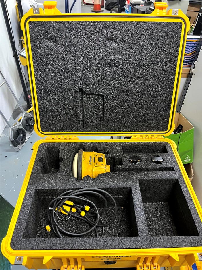 Trimble SPS 985 Rover Beidou Auction (0015-9062642) | Grays Australia