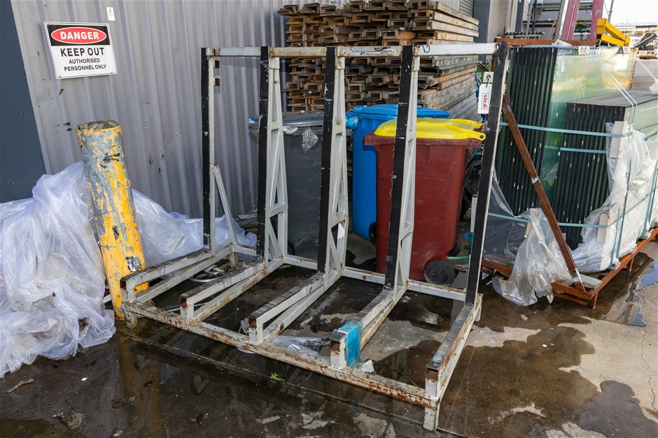 Single Side Slope Back Glass Stand Auction (0271-5060672) | Grays Australia