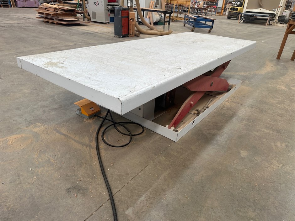 Hydraulic Scissor Work Bench Auction (0036-3034922) | Grays Australia