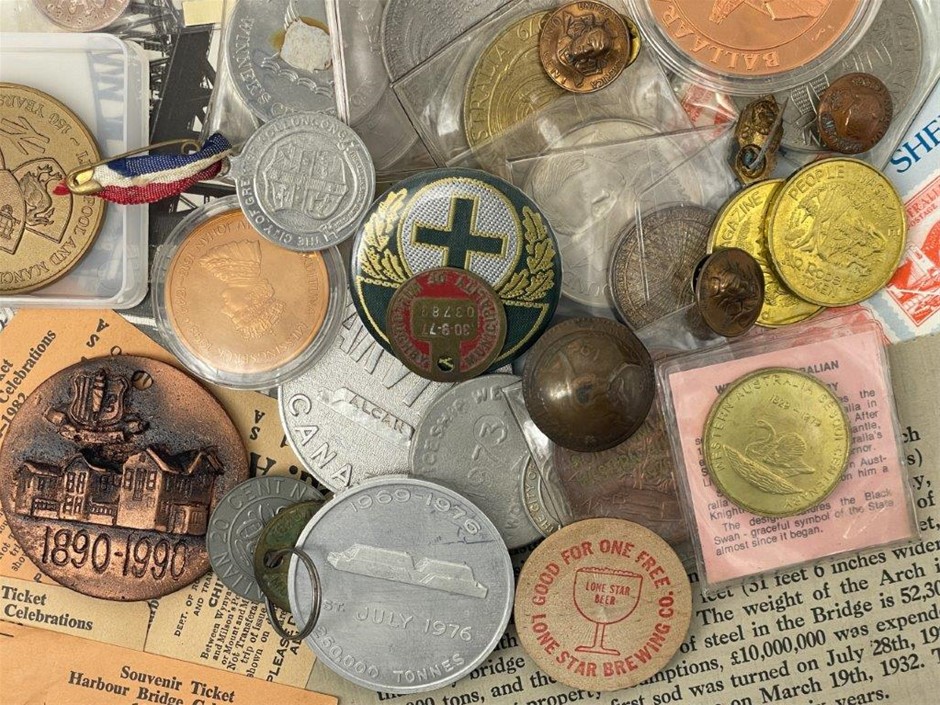 Approx. 36 x Asstd Coins & Tokens. Sydney Harbour Bridge Memorabilia ...