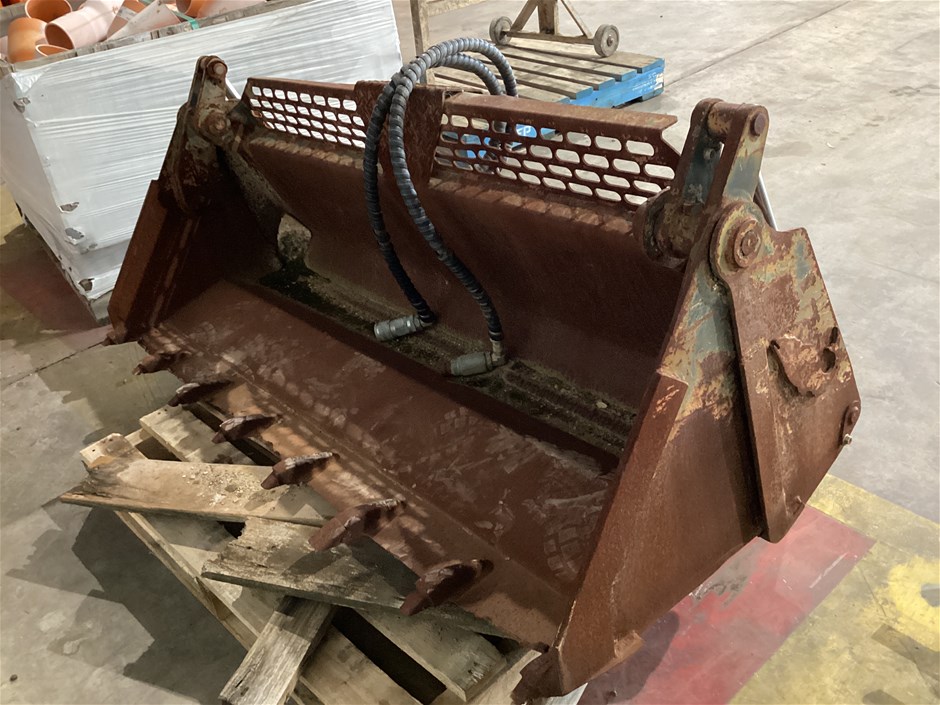 4 Way Bucket For Skid Steer Auction (0057-8021049) | Grays Australia
