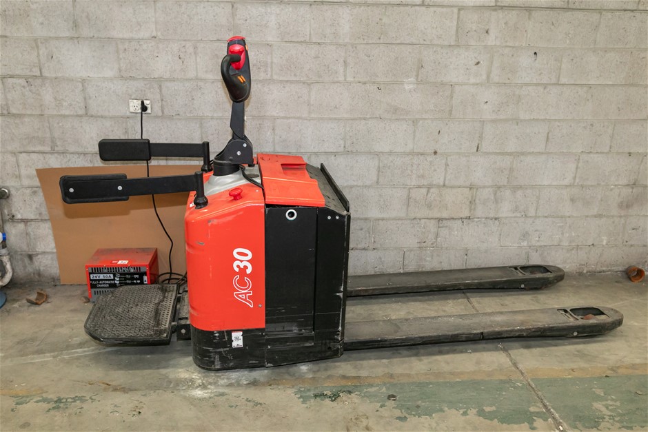 HELI CBD30 Ride On Pallet Mover Auction (0035-5060672) | Grays Australia