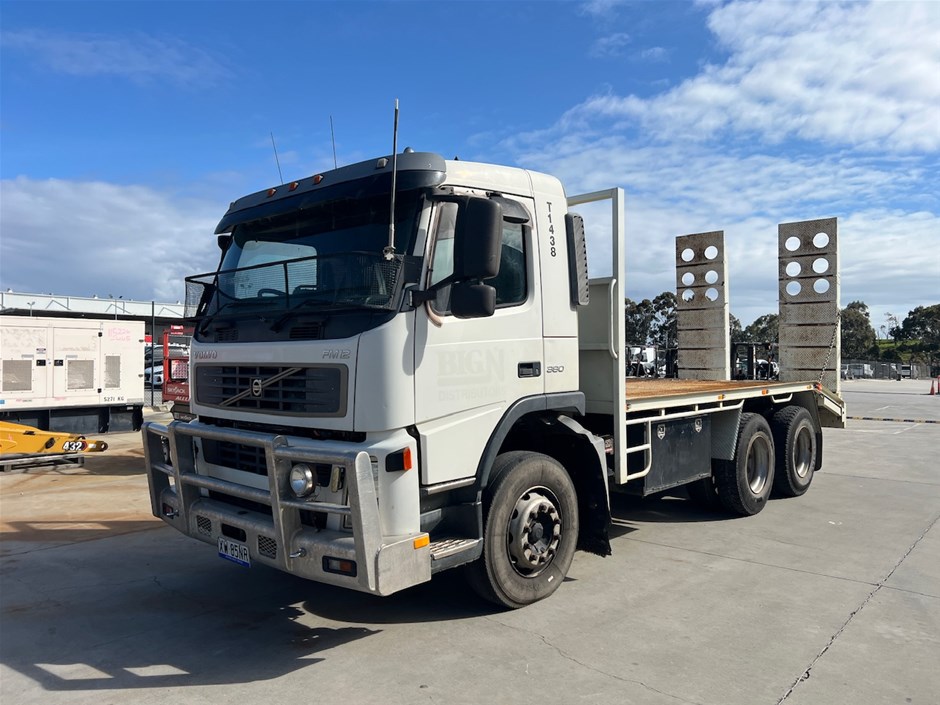 2004 Volvo FM12 6 x 4 Beavertail Truck Auction (0011-3035479) | Grays ...
