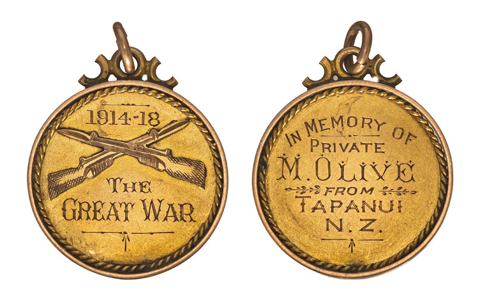 New Zealand WWI Memorial Fob, 9Ct Gold C:1918 Auction (1675-5061154 ...