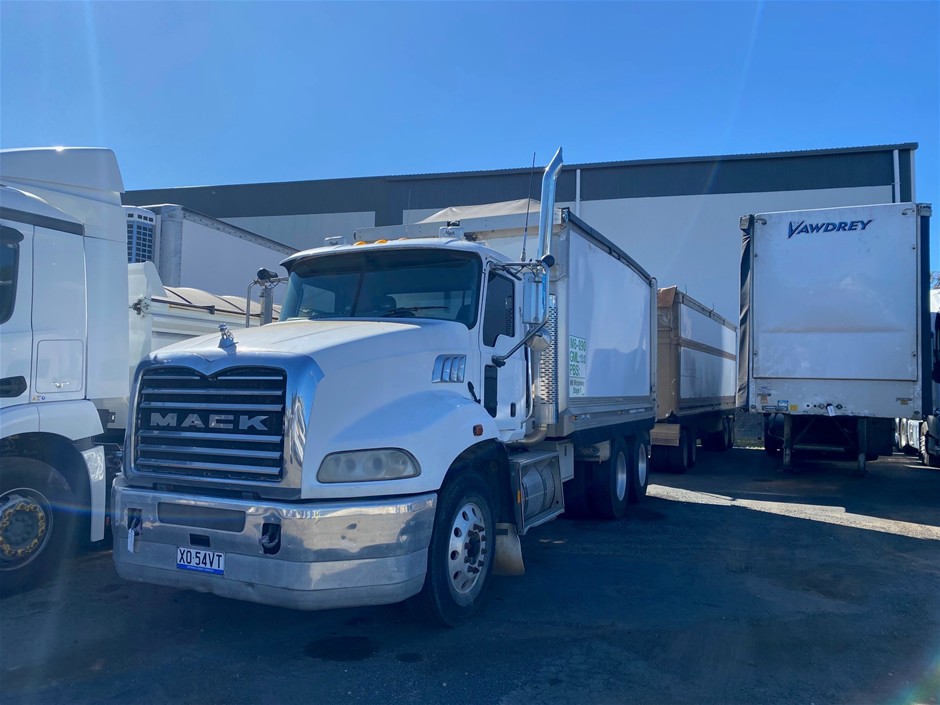 2010 Mack CMMR 6x4 Rigid 6 x 4 Tip Truck & 1998 Hercules HEDT-4 Tip ...