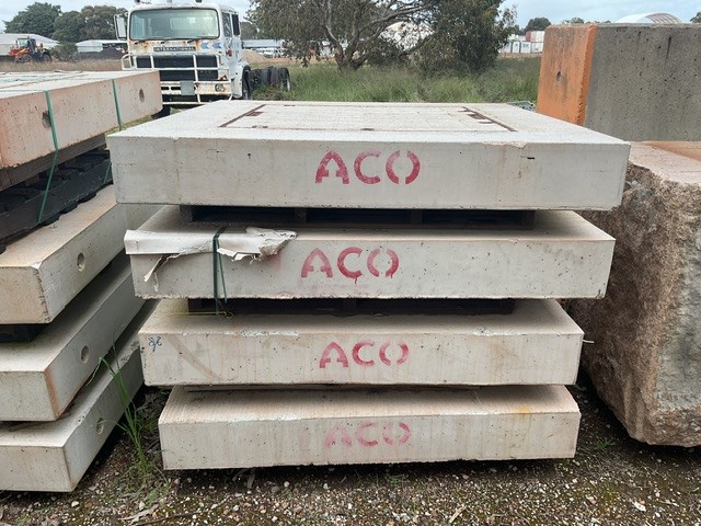 4 x Trafficable Manhole Covers Auction (0074-9063908) | Grays Australia