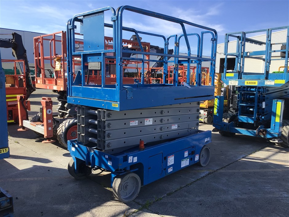 2010 Genie GS3246 Scissor Lift Auction (0012-5061356) | Grays Australia